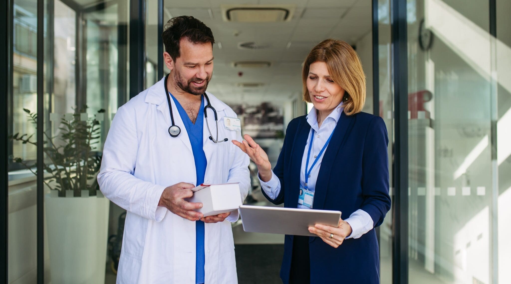 Healthcare Industry Challenges in 2025 & UnifyCX Solutions